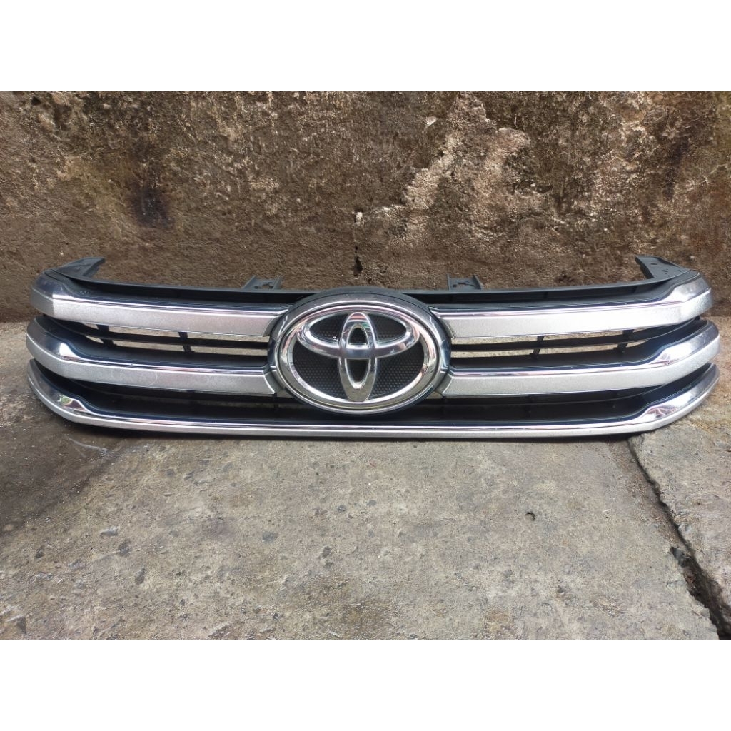 Jual Grill Toyota Hilux Revo 2015 2016 2017 2018 2019 original | Shopee ...
