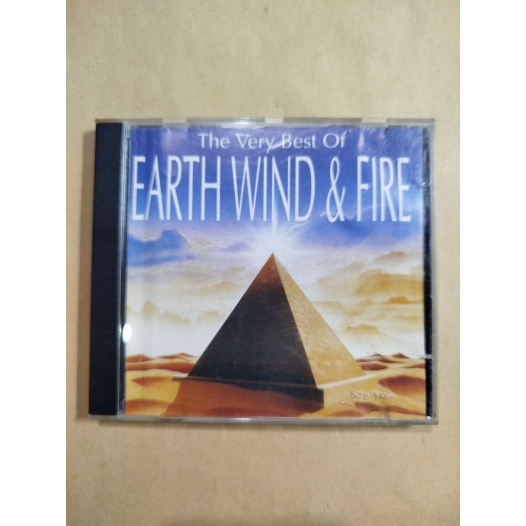 Jual CD EARTH WIND FIRE - THE VERY BEST OF | Shopee Indonesia