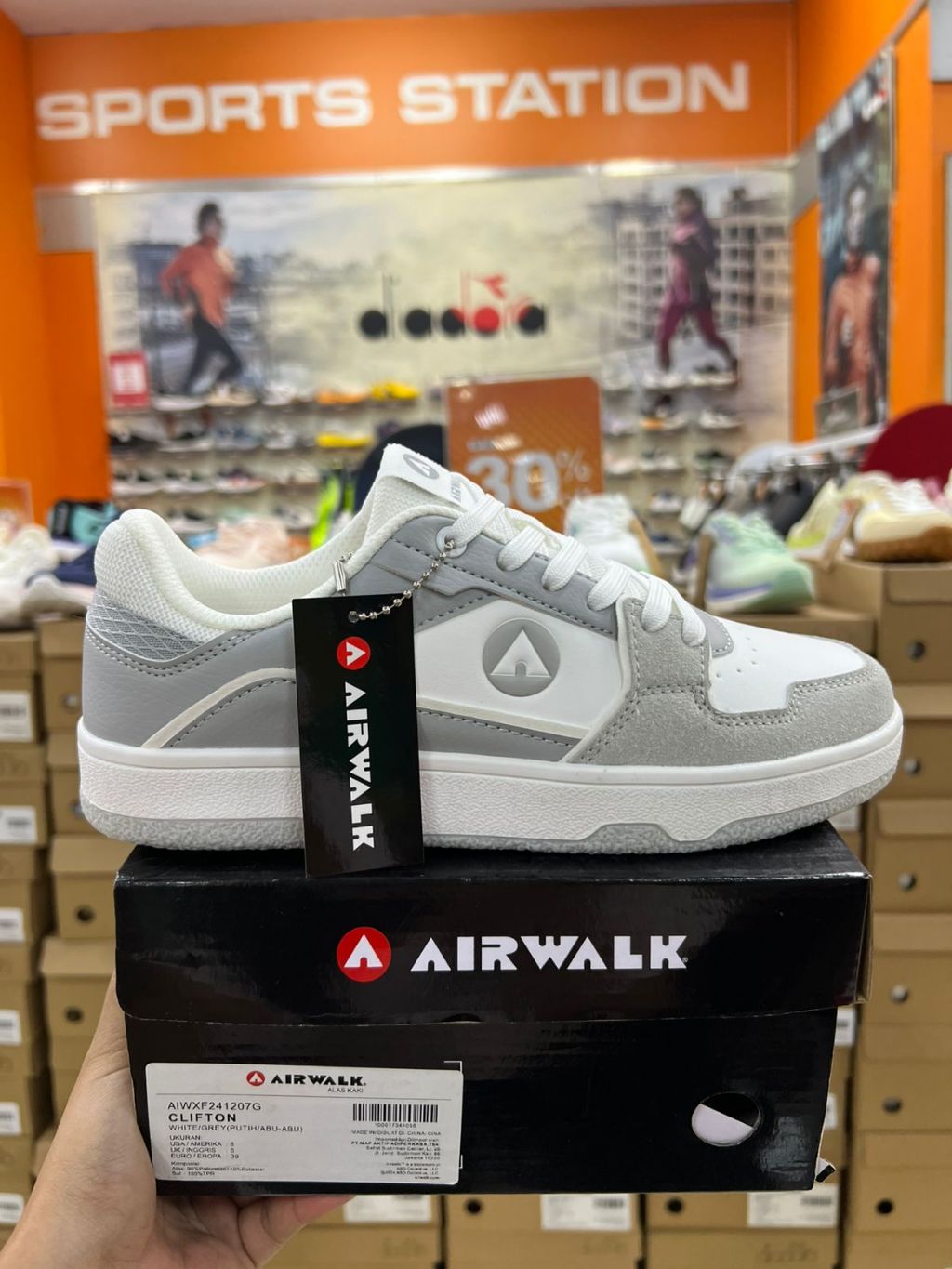 Jual Airwalk Clifton White/Grey Women Shoes Original | Shopee Indonesia
