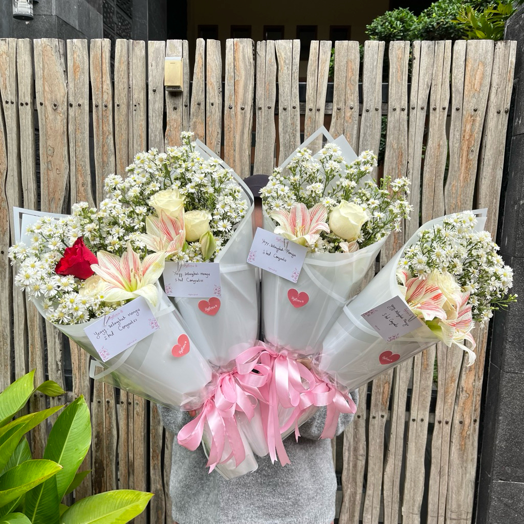 Jual (JOGJA ONLY) Puva bouquet/ Buket bunga Asli/ Buket Bunga Amarilis ...