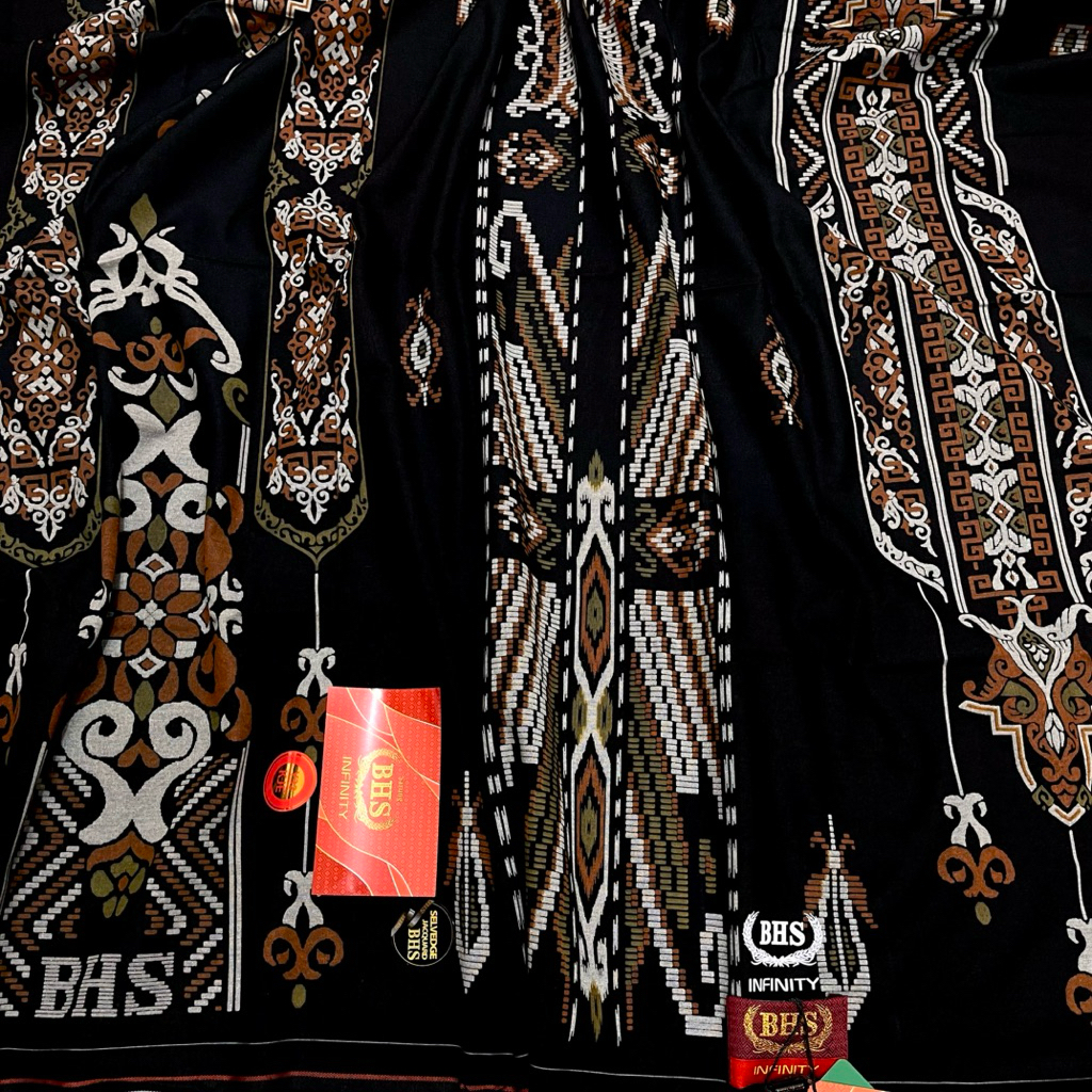Jual SARUNG BHS INFINITY GOLD V32 KJE 3 HITAM SELVEDGE JACQUARD ...