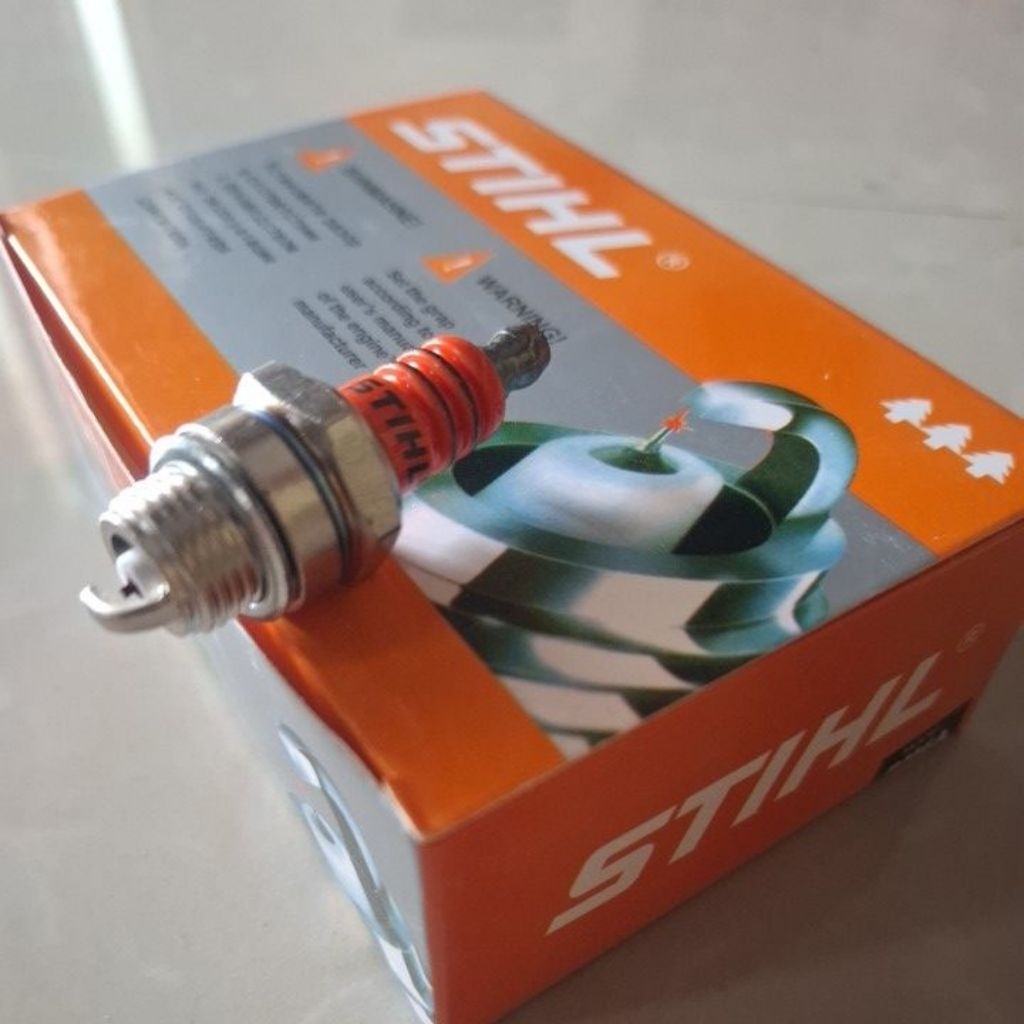 Jual Busi Mesin potong rumput 2 tak busi mesin chainsaw dll | Shopee ...