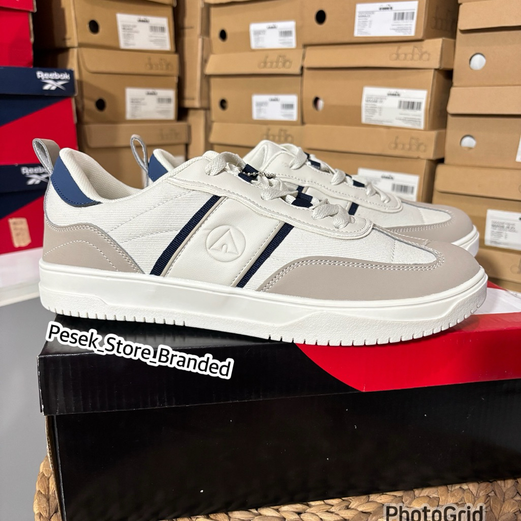 Jual Sepatu Airwalk Charis Beige navy size 41,42,43,44 saja original ...