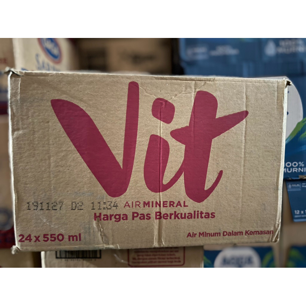 Jual Air Mineral Vit 550ml @ 24 btl / 1 dus | Shopee Indonesia