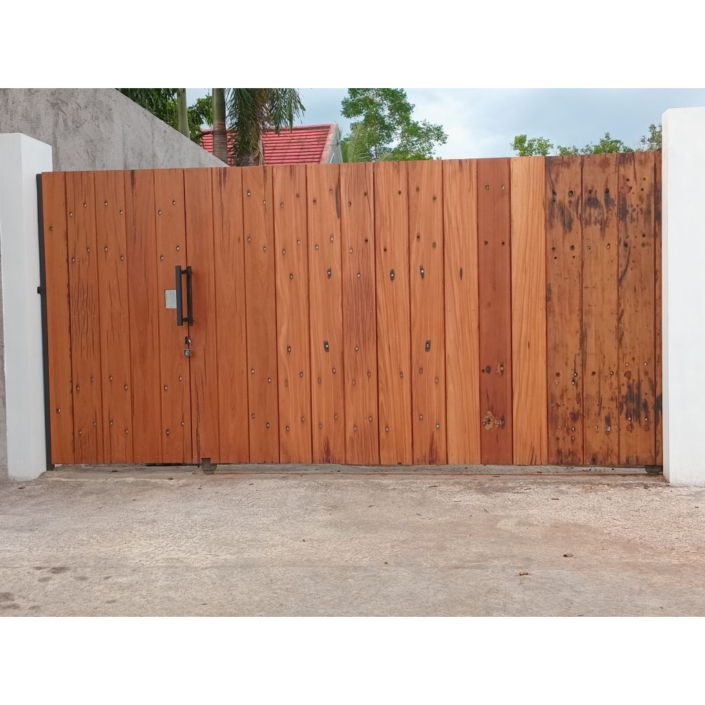 Jual Pintu Gerbang Rustic Kayu ulin lawas. belahan balok bantalan rel ...