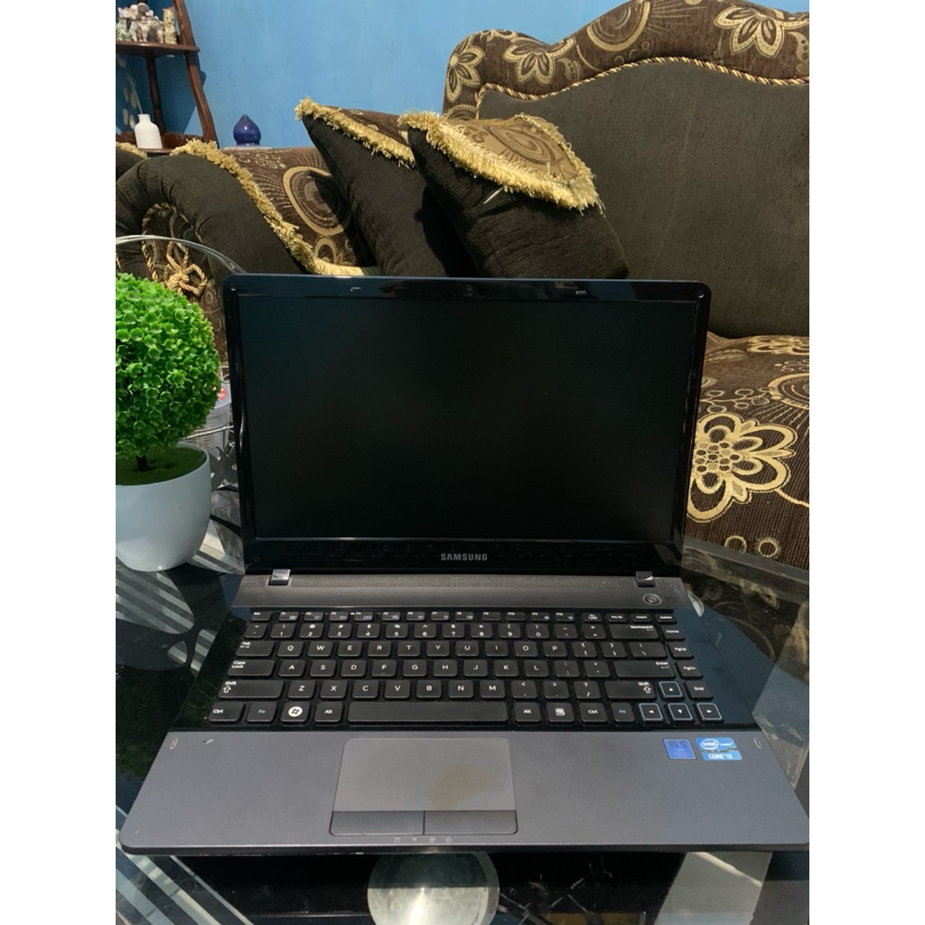 Jual Laptop Samsung Core i3 NP300E4Z (second) | Shopee Indonesia