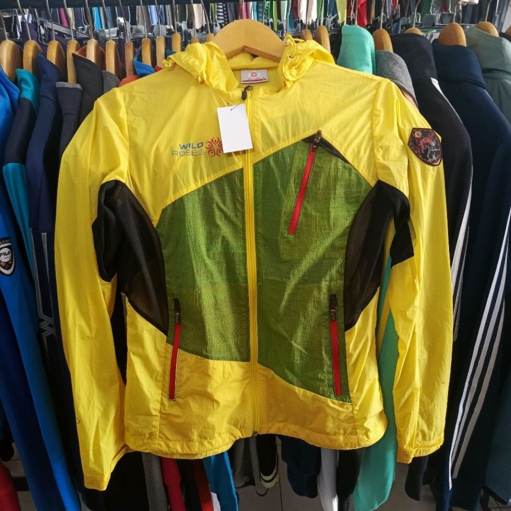 Jual Jaket running wildroses | Shopee Indonesia