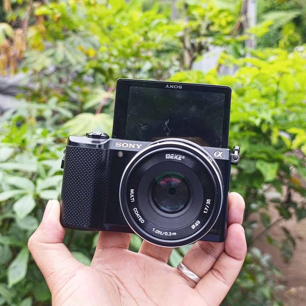 Jual mirrorless Sony a5000 Lensa fix 35mm f1.7 | Shopee Indonesia