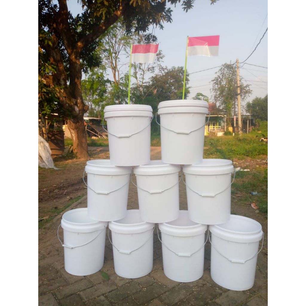 Jual Ember cat ukuran 25kg putih polos anti noda anti pecah | Shopee ...