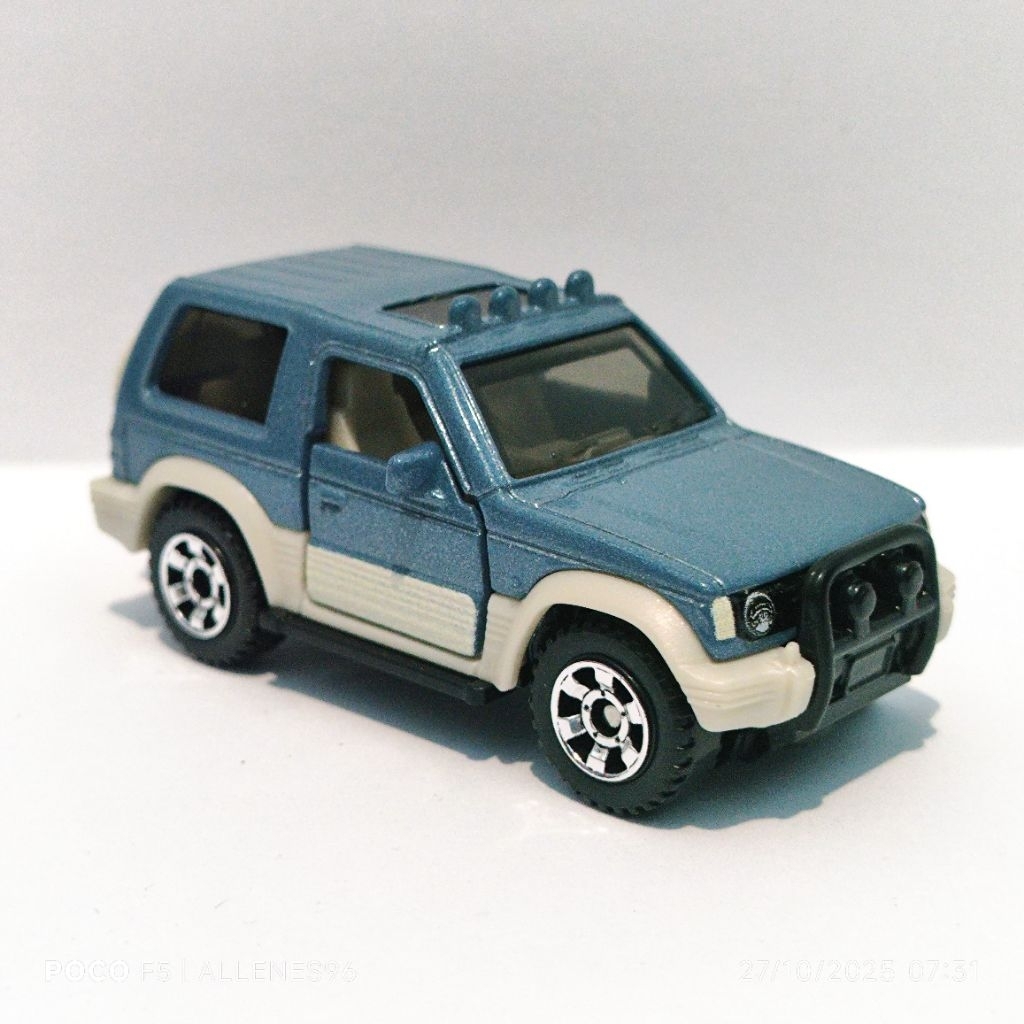 Jual Matchbox Moving Part 1991 Mitsubishi Pajero | Shopee Indonesia