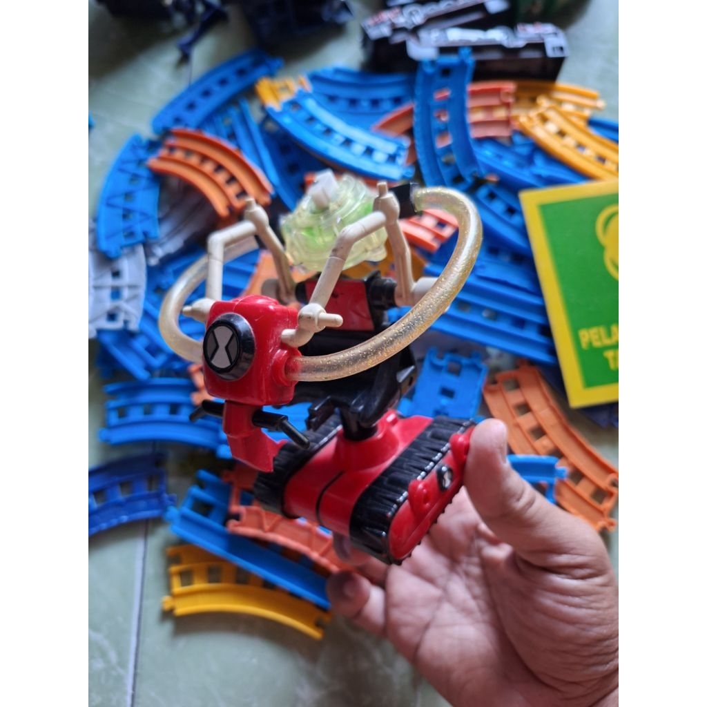 Jual KENDARAAN TETRA TANKER VEHICLE Fourarms Ben10 BEN TEN | Shopee ...