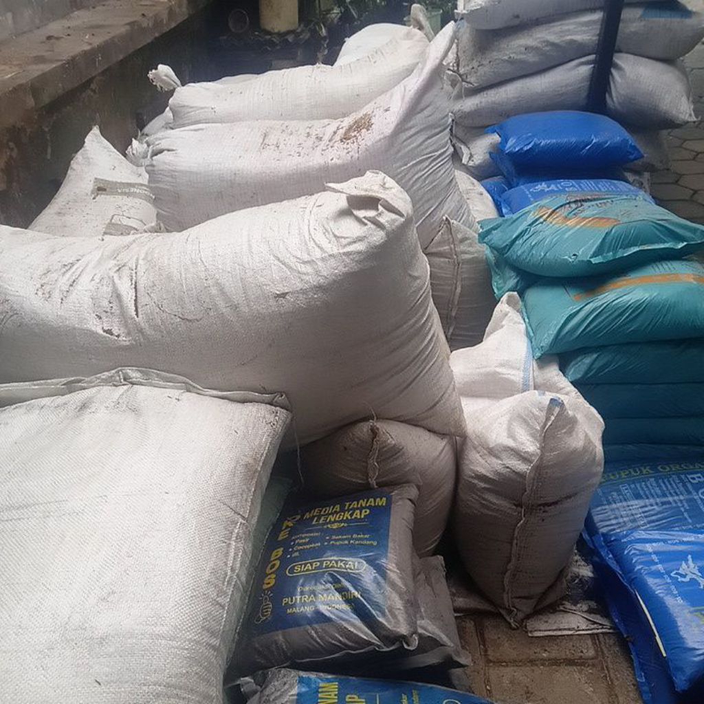 Jual MediaTanam pupuk organik tanaman sayur, bunga dan buah Repack 1 ...