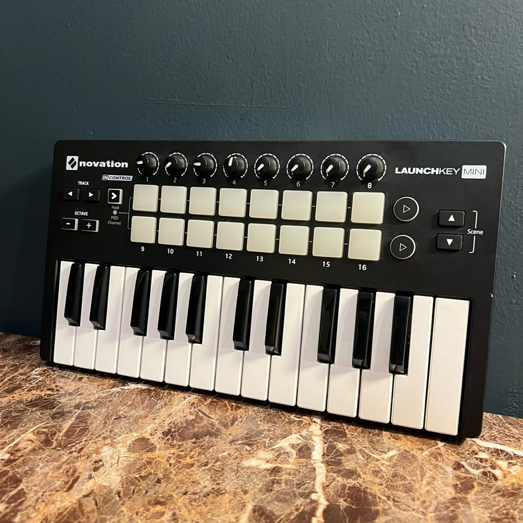 Jual Novation Launchkey Mini MK2 | Shopee Indonesia