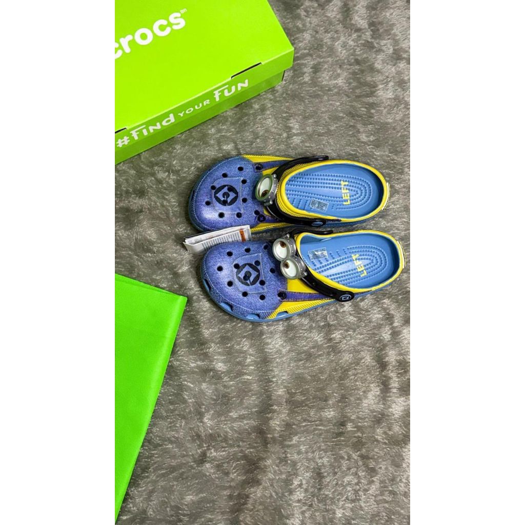 Jual CROCS MINION | Shopee Indonesia