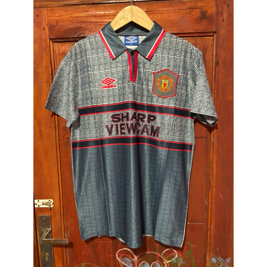 Jual JERSEY MU RETRO | Shopee Indonesia