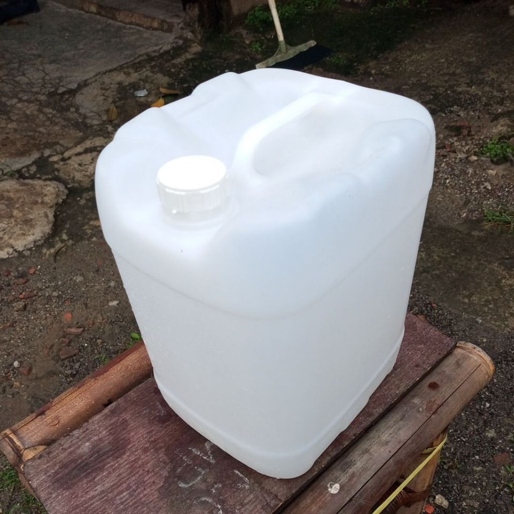Jual Jerigen Bekas 10 Liter Warna Putih_Eks Simpan Cairan Kesehatan ...