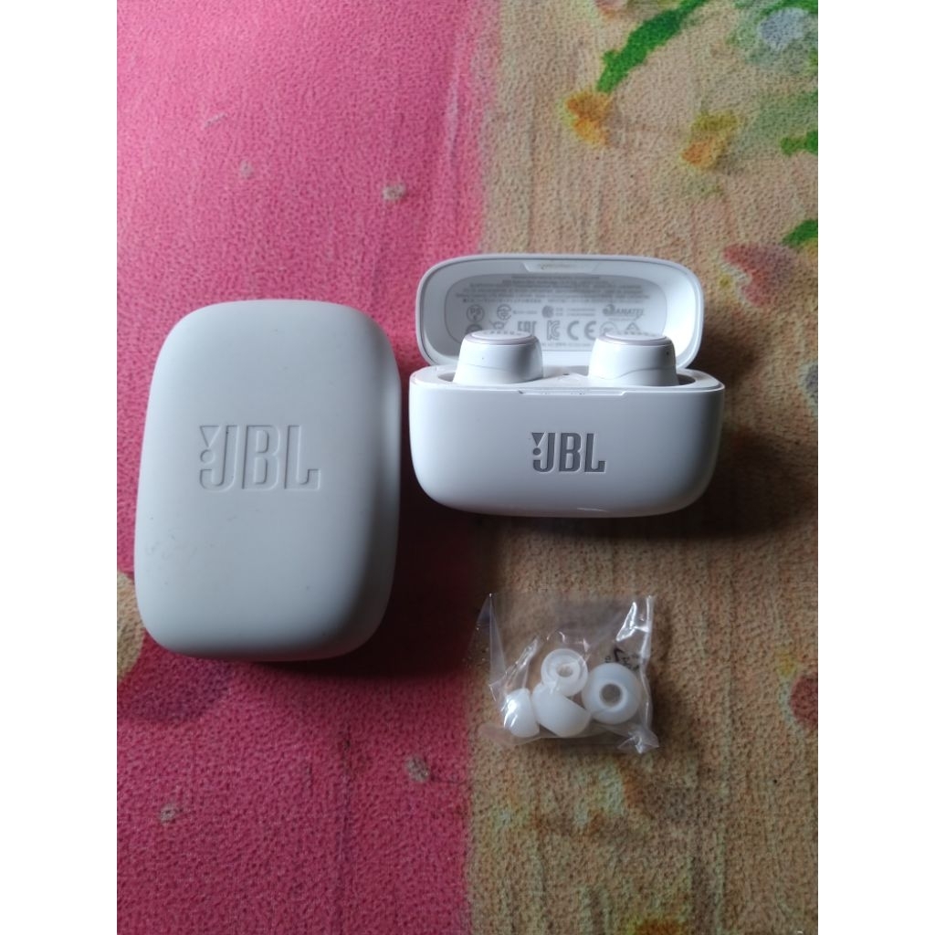 Jual jbl live 300 tws | Shopee Indonesia