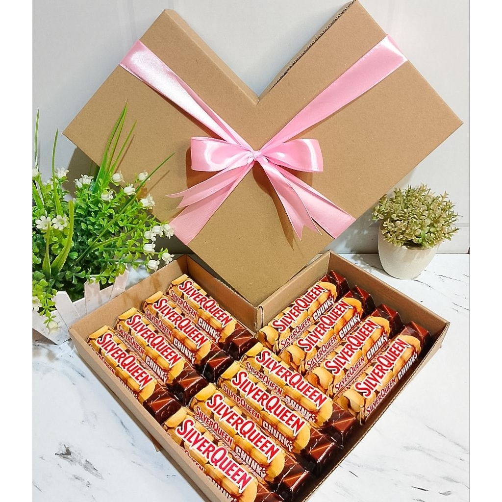 Jual HAMPERS COKLAT LOVE VALENTINE KADO ULANG TAHUN ANIVERSARY WISUDA ...