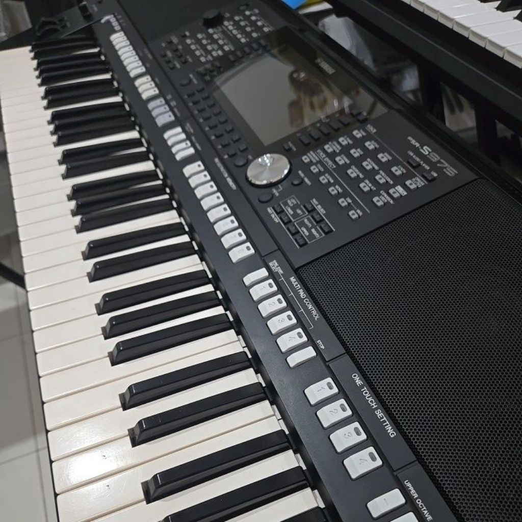 Jual YAMAHA PSR S975 Keyboard Arranger Organ Tunggal Second Good ...