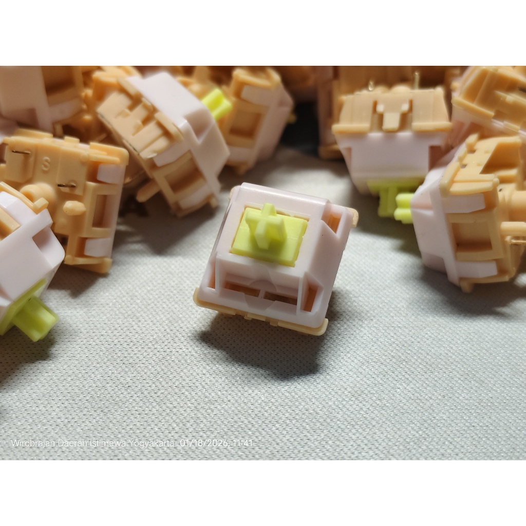 Jual 84 Pcs Switch Tecware Pearl Linear 40gr 5 Pin Prelube Keyboard ...