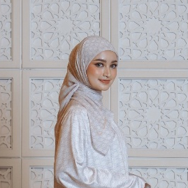 Jual Elzatta Hijab Jilbab Segiempat Motif Obelia Ethnic L Monogram ...