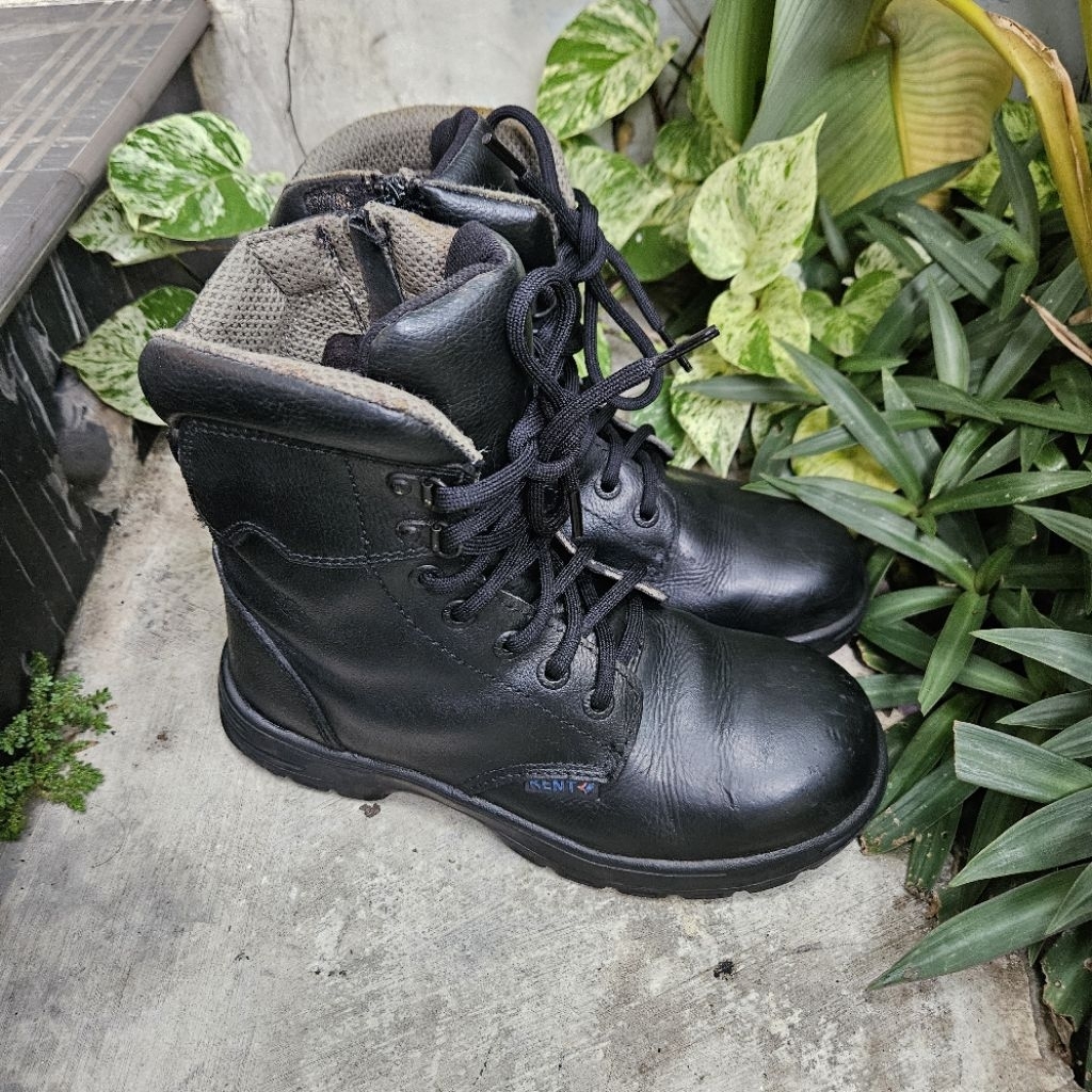 Jual sepatu safety boots second kent size 41(26cm) | Shopee Indonesia