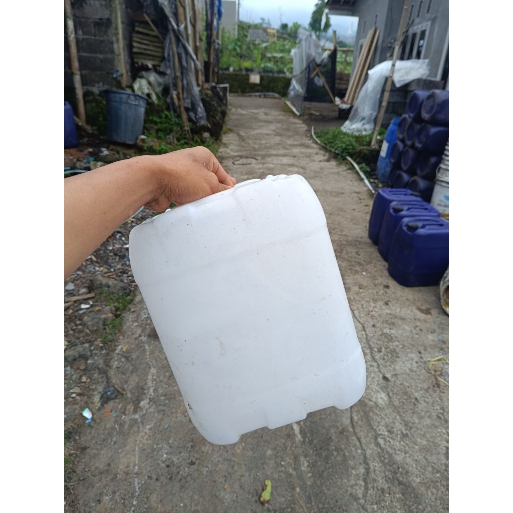 Jual Jerigen Bekas 10 Liter Putih Bersih – Tebal, Kuat & Siap Pakai ...