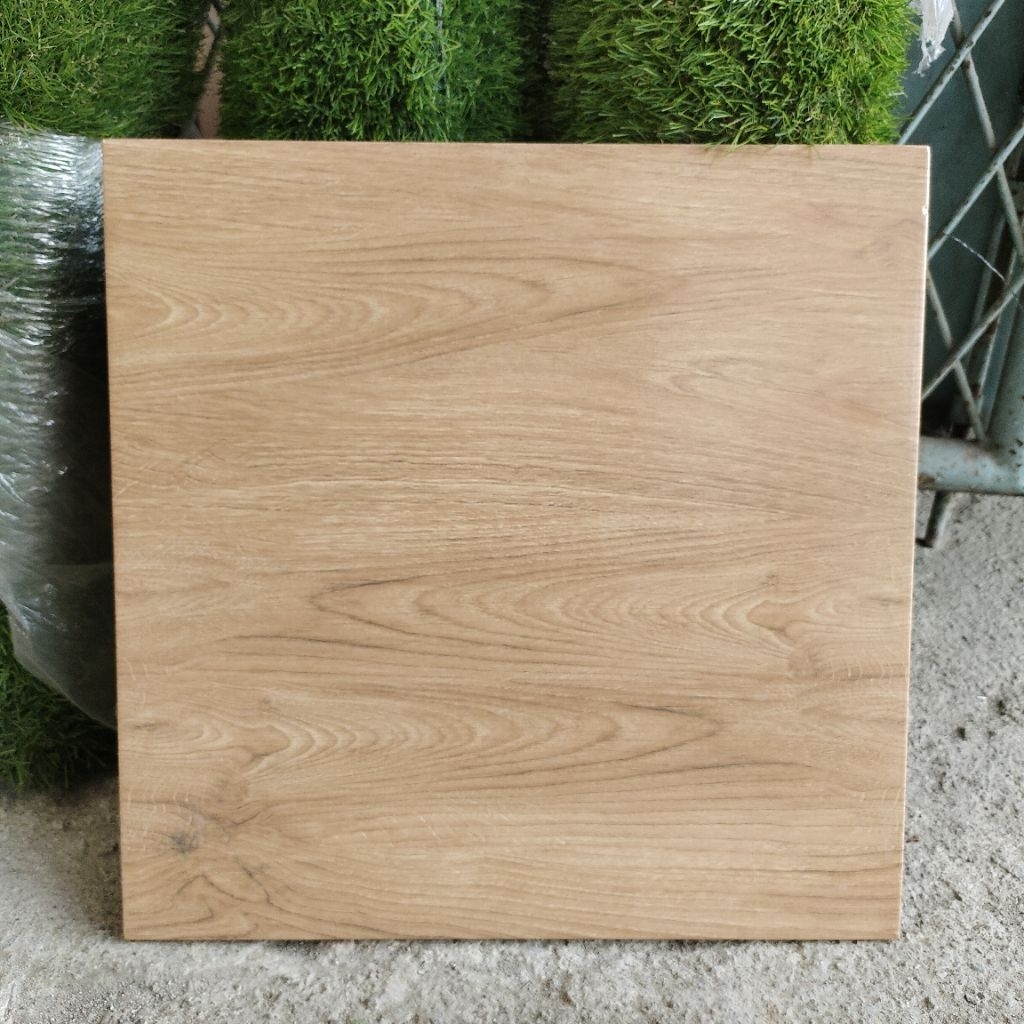 Jual Keramik 40x40 MOTIF URAT KAYU MATT MUDA WOOD | Shopee Indonesia