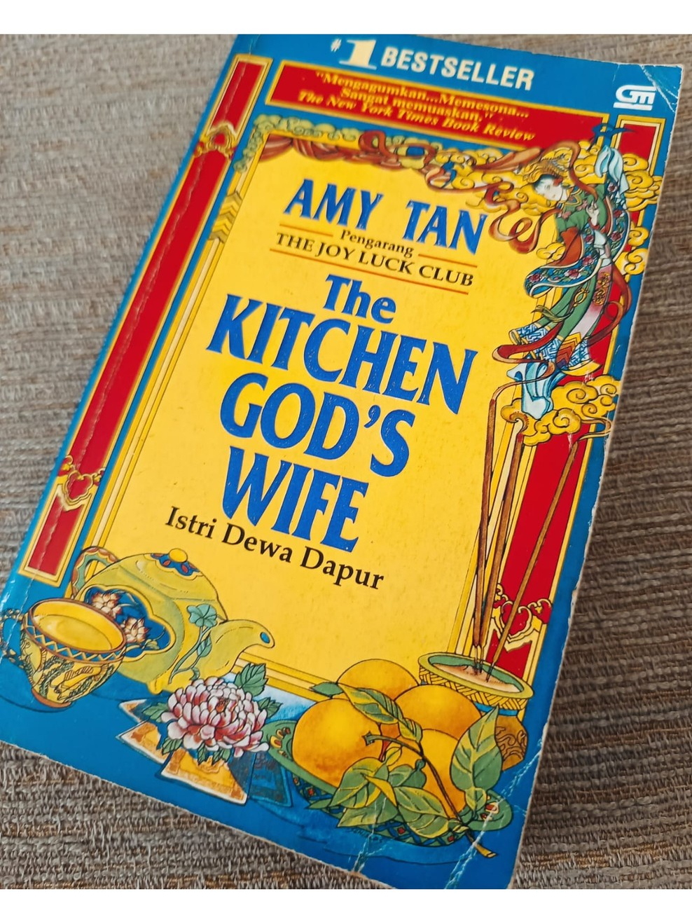 Jual Amy Tan The Kitchen God's Wife - Preloved Gramedia | Shopee Indonesia