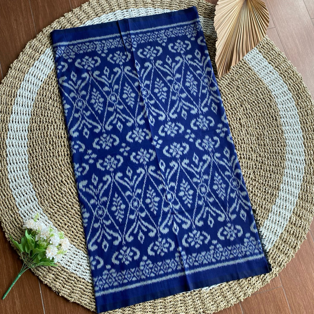 Jual KAIN TENUN ENDEK KHAS BALI MOTIF PATRA NAVY GRINGSING | Shopee ...