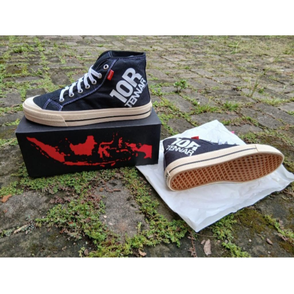 Jual SEPATU SNEAKERS BOOTH CLASSIC KEREN |OLD SKOOL BLACK WHITE ...