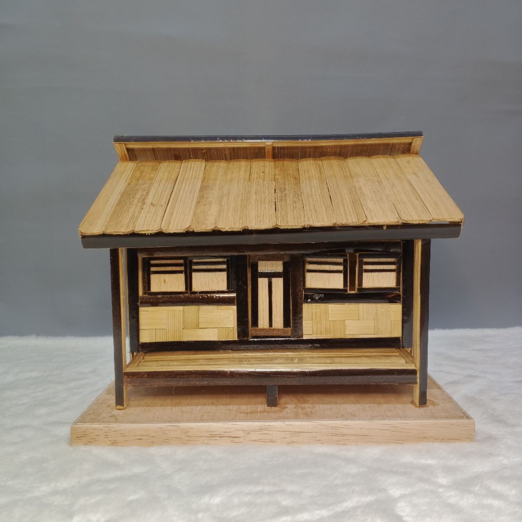 Jual Miniatur Replika Rumah Adat Sunda Badak heuay Dari Bambu Cocok ...