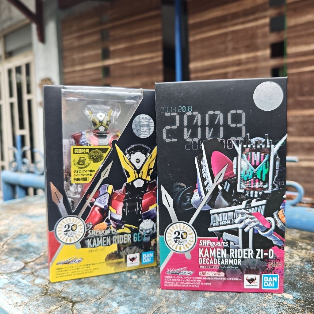 Jual SHF Bandai Original Geiz dan Zio Decade Armor | Shopee Indonesia