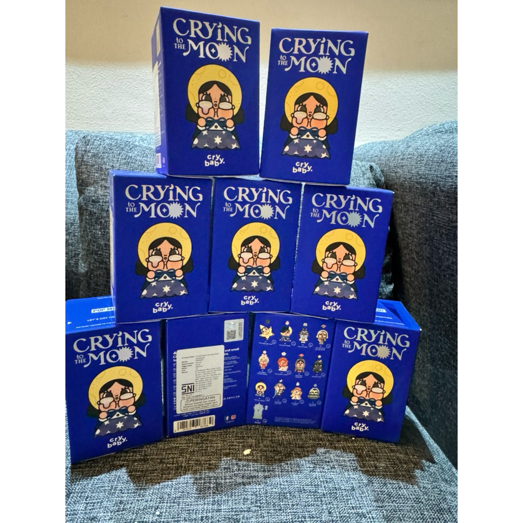Jual Selected Crying To The Moon (Cry Baby) Figure - Resmi Pop Mart ...