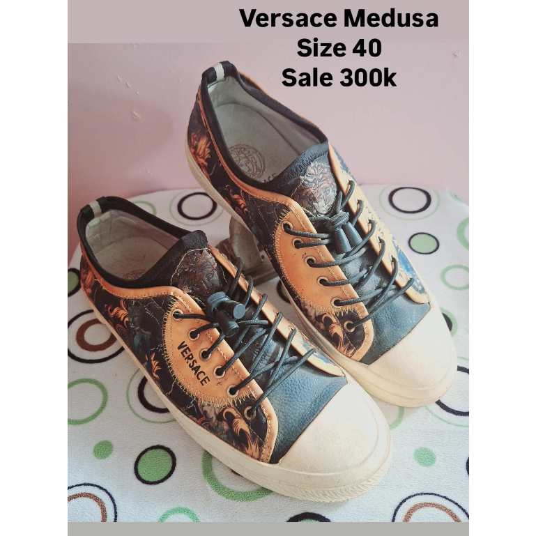 Jual Sepatu Second Versace Medusa | Shopee Indonesia