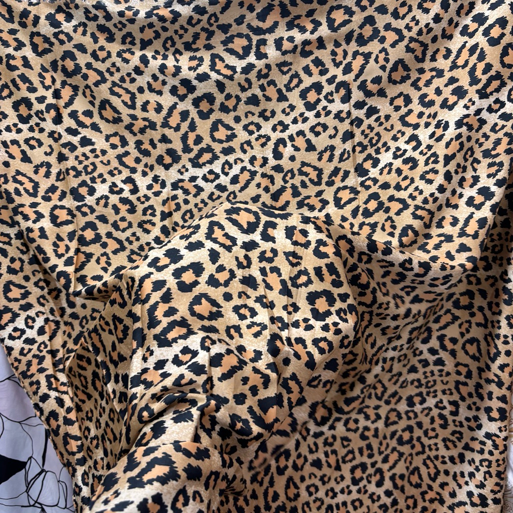 Jual Bahan Kain Satin Silk Motif Animal Print Macan Tutul - Kain ...
