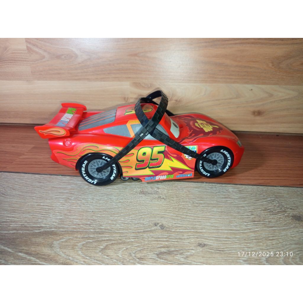 Jual DISNEY PARKS CARS-LIGHTENING McQUEEN-POPCORN BUCKET-RED 95 PISTON ...