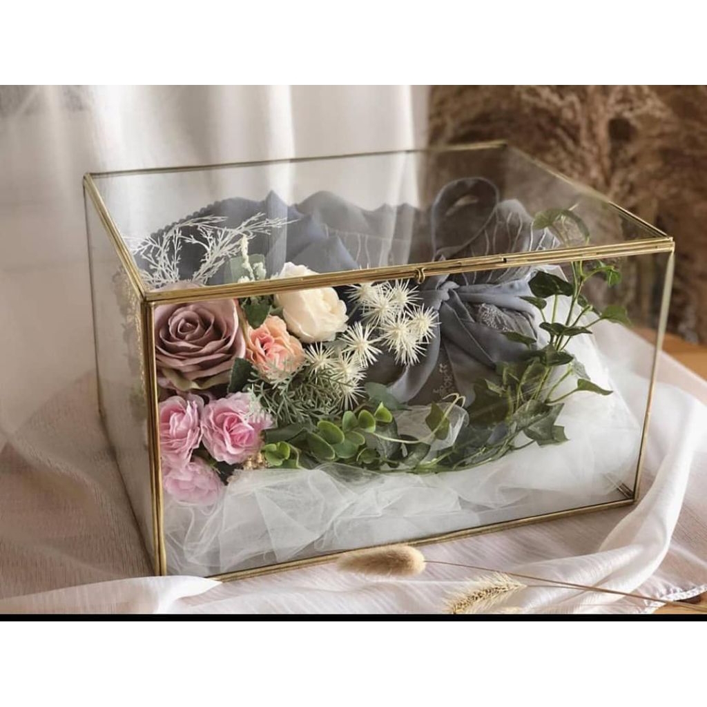 Jual Box Hantaran Terarium kotak Kuningan Kaca | Kotak Seserahan Elegan ...