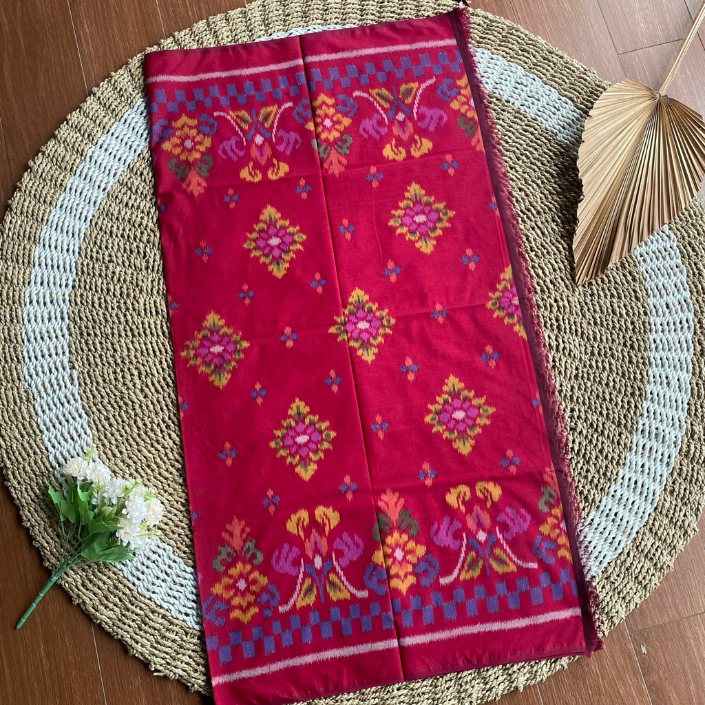 Jual KAIN TENUN ENDEK KHAS BALI MOTIF PATRA MERAH GRINGSING | Shopee ...