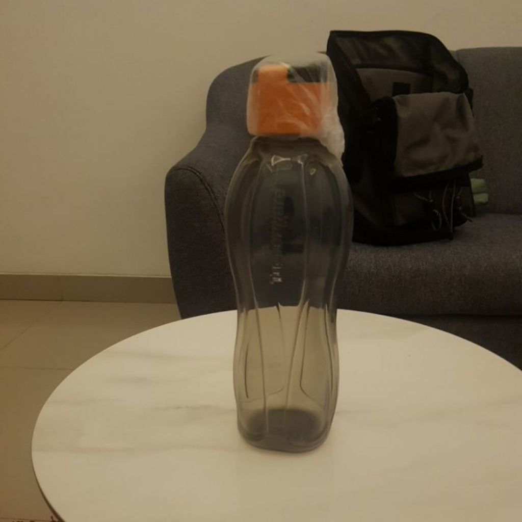 Jual Tupperware BOTOL MINUM eco bottle 1L tutup ulir flip limited jadul ...