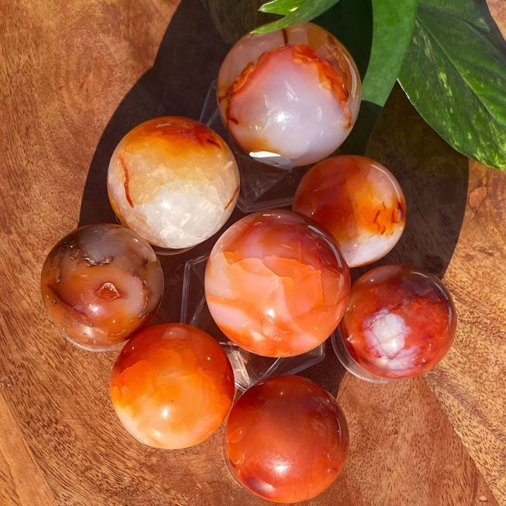 Jual CRYSTALMINE Carnelian Crystal Sphere / Batu Alam Kristal Natural ...