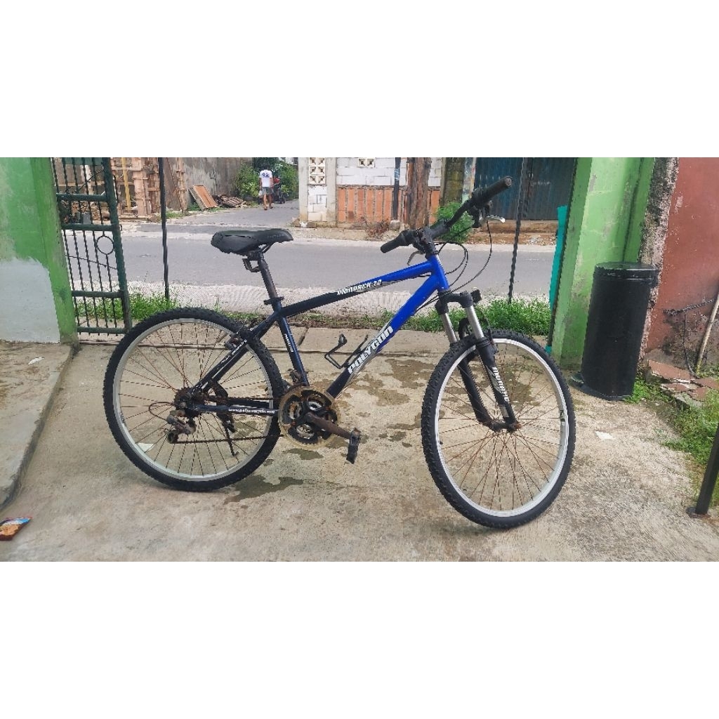 Jual SEPEDA MTB POLYGON MONARCH 2.0 BESI BEKAS ORIGINAL | Shopee Indonesia