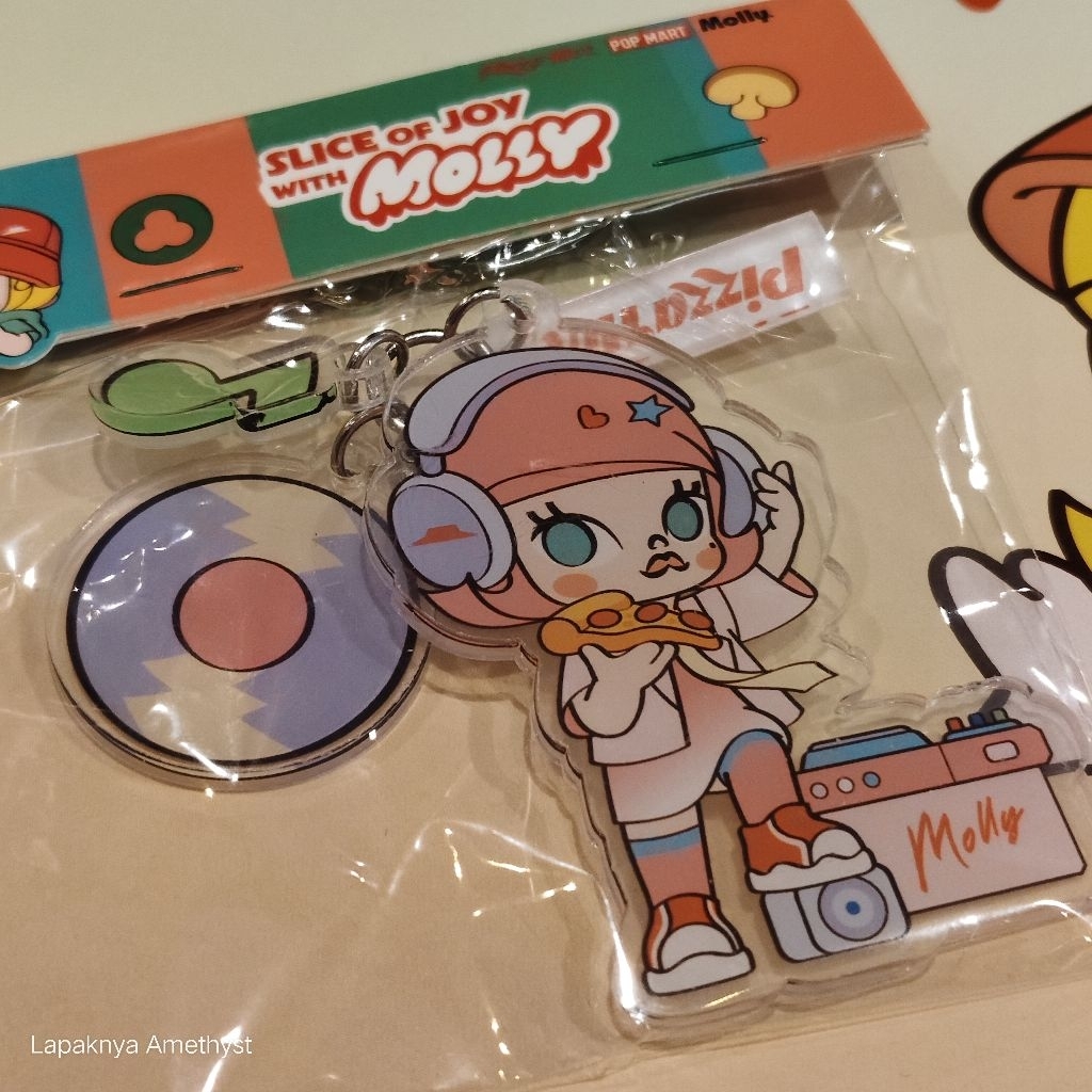 Jual pizza hut molly bagcharm acrylic keychain sticker gantungan kunci ...