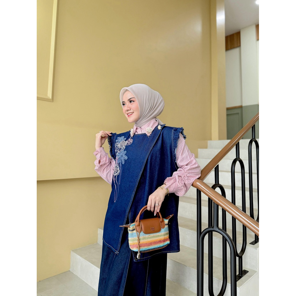 Jual DISTY Set Vest Denim&Kemeja (bisa dipakai terpisah) | Shopee Indonesia