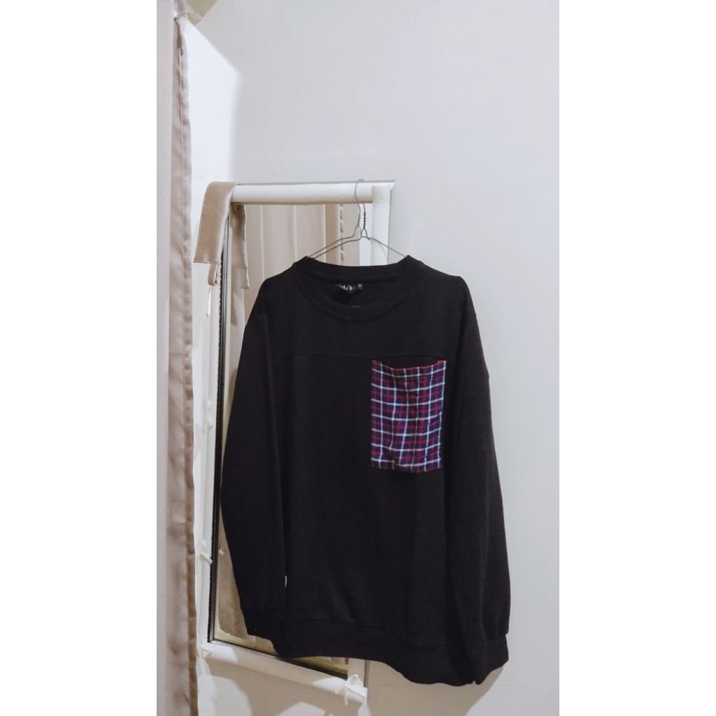 Jual sweeter crewneck longslev pria (preloved) | Shopee Indonesia