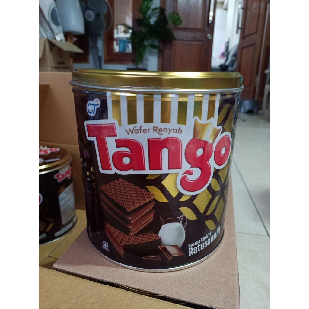 Jual Tango Wafer Chocolate Kemasan Kaleng 240gr | Shopee Indonesia