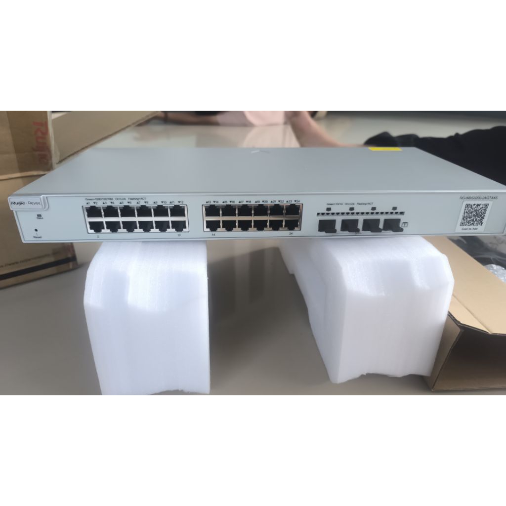 Jual Ruijie Reyee RG NBS3200 24GT4XS 24-Port Gigabit Layer 2 Managed ...