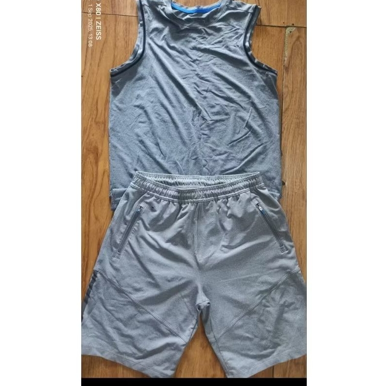 Jual PRELOVED VAN HEUSEN CELANA DAN SINGLET | Shopee Indonesia