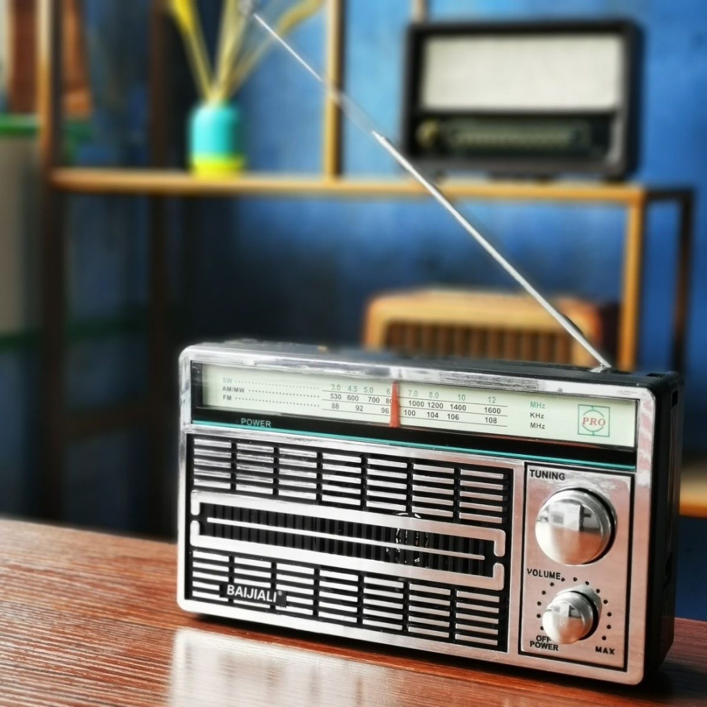 Jual RADIO FM AM PORTABLE AC DC/ RADIO RETRO / RADIO JADUL | Shopee ...