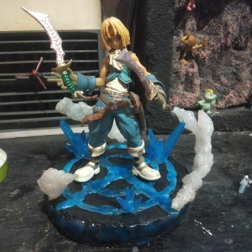 Jual stand base figure aura crystal biru | Shopee Indonesia